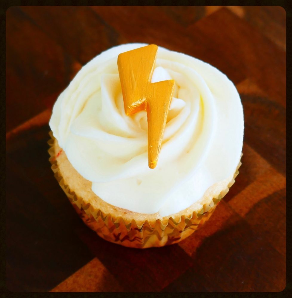 Harry Potter Lightning Bolt Cupcakes - Just Be Slower